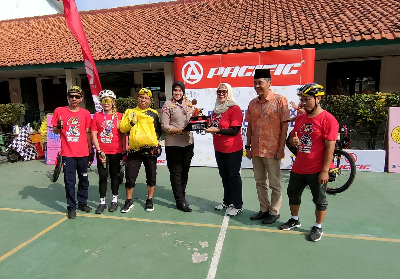Program "Bike To School" Singgah di Cikarang - PACIFIC BIKE